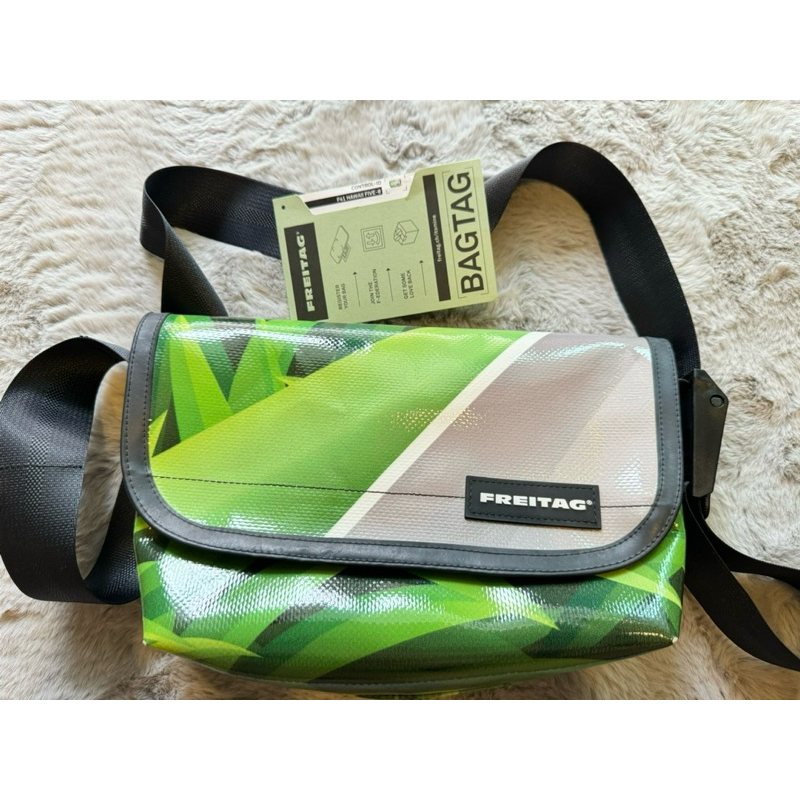 Freitag F41 Hawaii Five O | Shopee Thailand