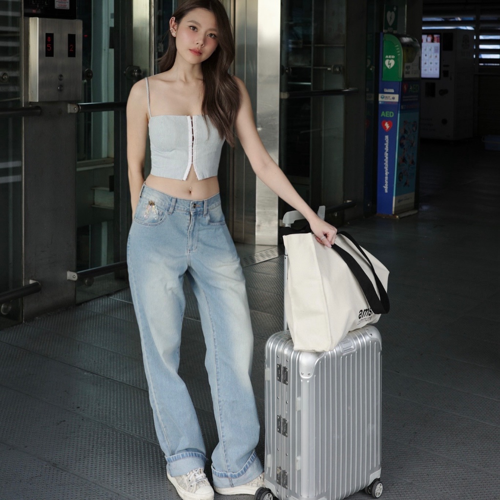 ams.commune กางเกงยีนส์ทรงกระบอกสีอ่อน | Shopee Thailand