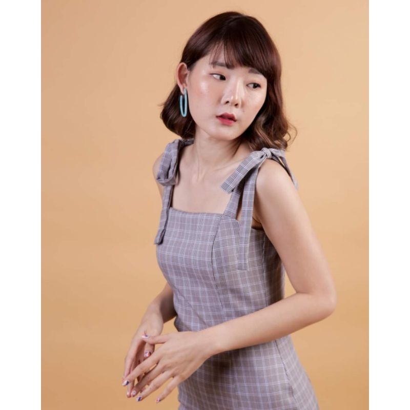 *ส่งต่อ* เดรสแบรนด์Chanun สายเดี่ยวแบบผูกไหล่น่ารัก สภาพใหม่ size L ...