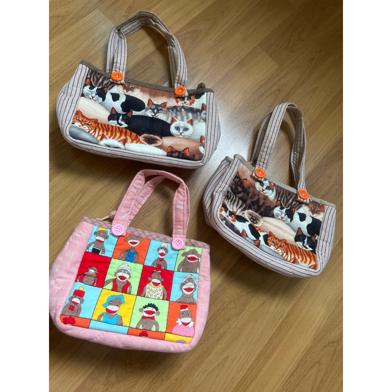 กระเป๋าหิ้วใส่ของจุกจิกสายคล้องมือลายแมว/ลิง ผ้าcottonอเมริกาสีสันสดใส ...