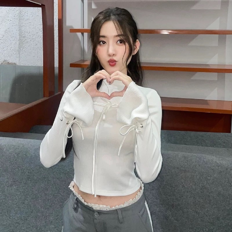 Cicishop(H9313)เสื้อครอปท็อปแขนยาว ผ้ายืด ปลายแขนบาน ดีเทลเชือกผูกโบว์ ...