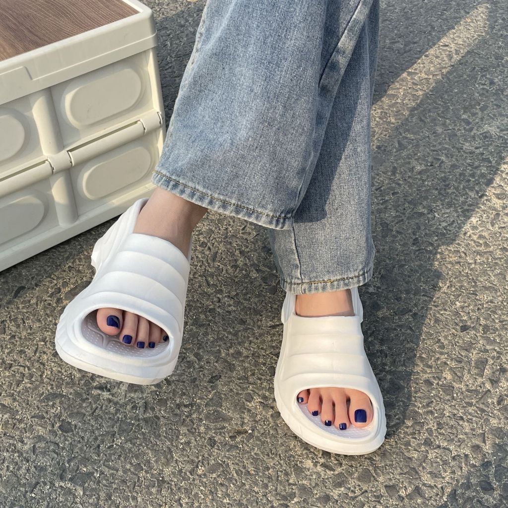 Sukky สินค้าใหม่ล่าสุด วัสดุทำจากยางพื้นนิ่ม มีลายกันลื่นให้ สวมใส่ได้ ...