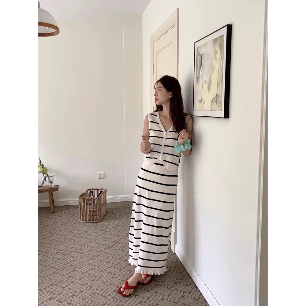 Cicishop(A1262-3)SET2ชิ้น เสื้อแขนกุด+กระโปรงยาว ผ้าไหมพรม กระดุมใช้งานได้จริง ผ้ายืด ใส่สบาย ...