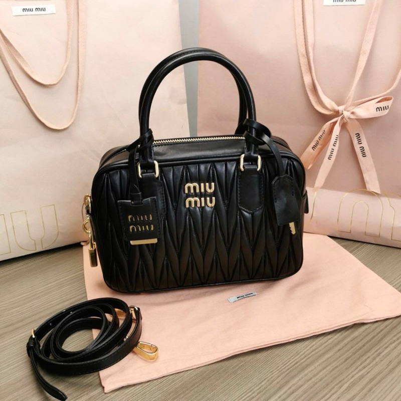 MiuMiu Nappa leather top-handle bag(Ori)เทพ size 24x15.5x6 cm | Shopee ...