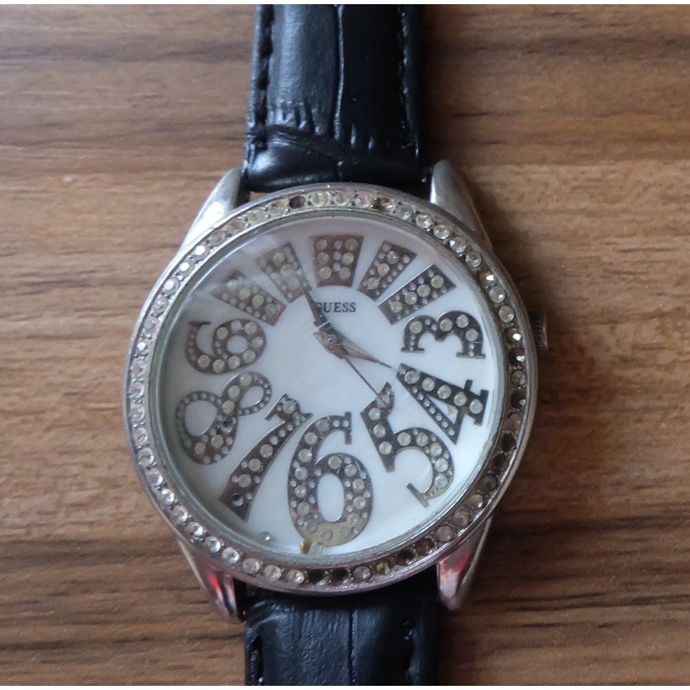Guess Watch Size 38mm สีเงิน มือสอง ของแท้ | Shopee Thailand