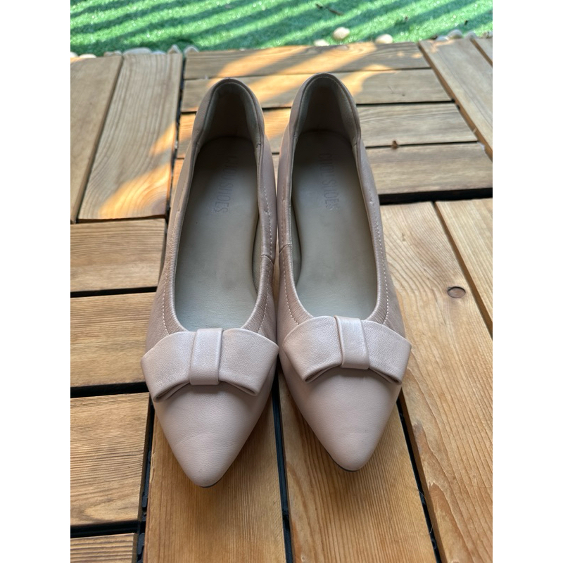 รองเท้าคัชชู chou shoes มีดีเทลโบด้านหน้า มีส้นสูง 1 นิ้ว หนังแท้ ใส่ ...