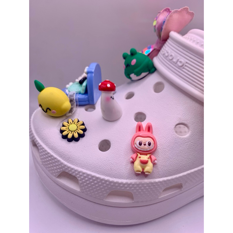 พร้อมส่งจากไทย พรีเมี่ยม ตัวติดรองเท้าครอคส์ Jibbitz Crocs Labubu รวม ...