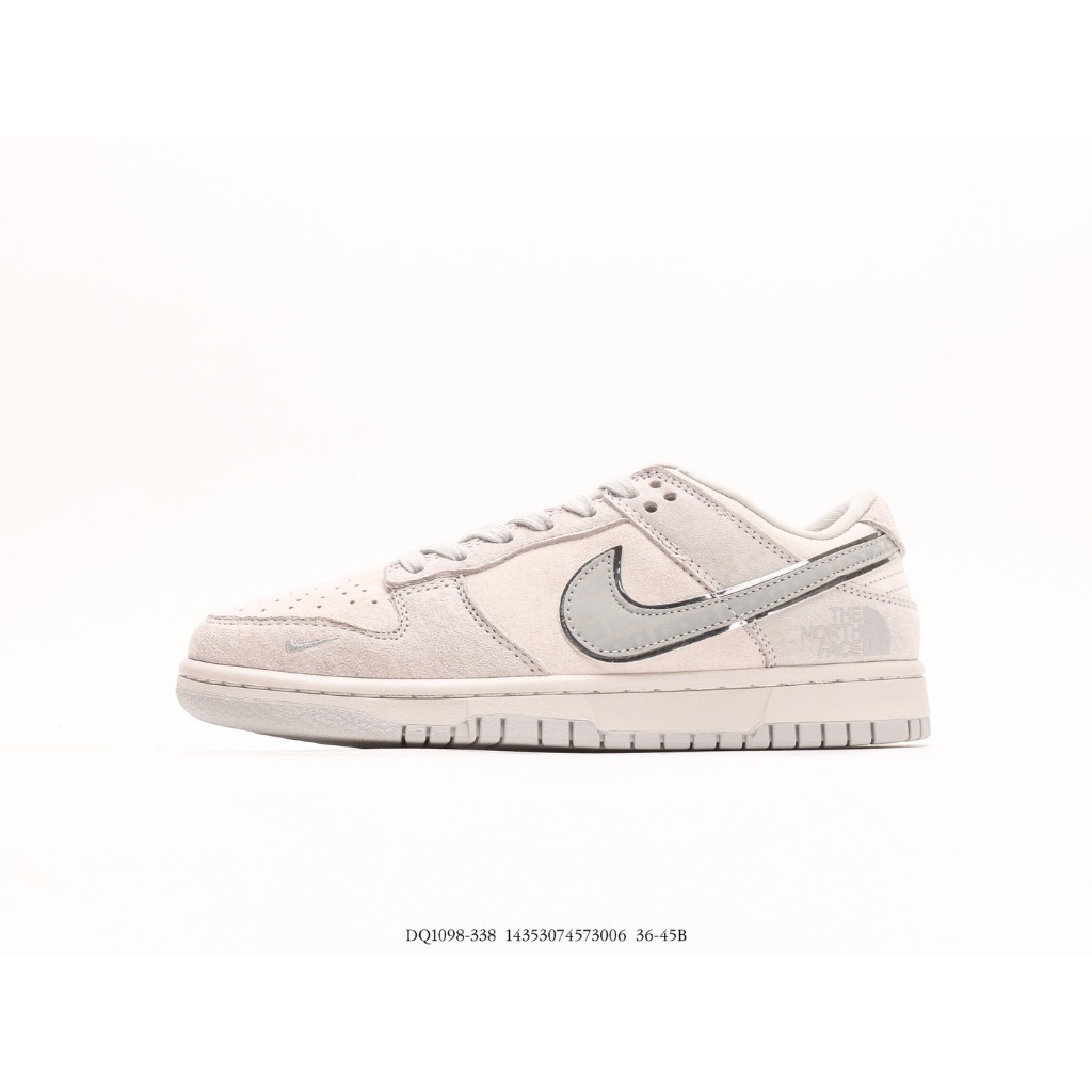 The North Face x Nike Dunk Low CDG รองเท้าผ้าใบสีเทาอ่อนสำหรับผู้ชายและ ...