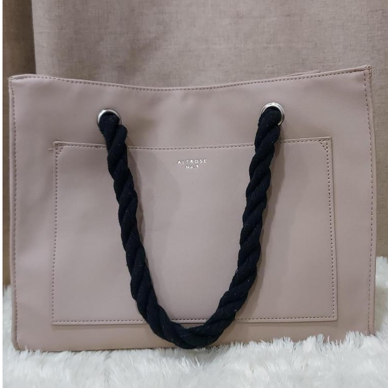 SUPER SALE altrose no.9 bag แบรนด์แท้ จากญี่ปุ่น กระเป๋ามือสอง ทรงtote สี beige | Shopee Thailand