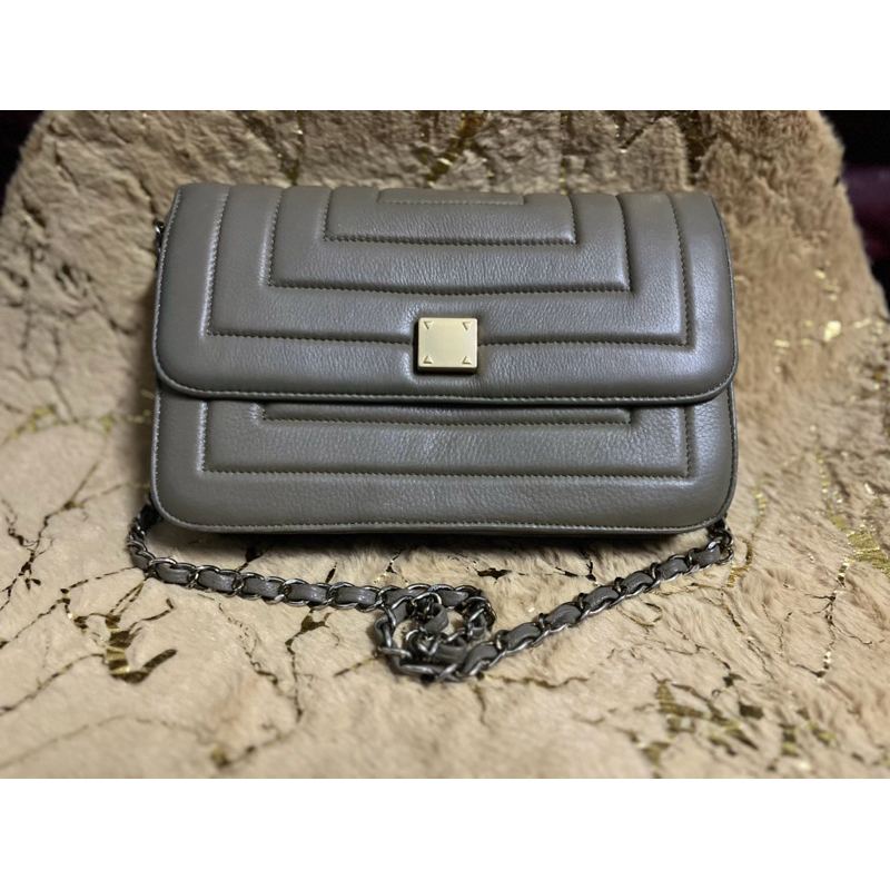 กระเป๋าหนังแท้ สะพายได้ ครอสบอร์ดี แบรนด์ BOOGO หนังป่องนุ่มๆ ค่ะ ...