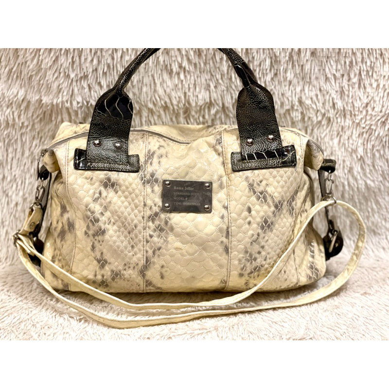 กระเป๋าหนัง มือสอง แบรนด์ Roma Jellar สภาพสวย มีช่องใส่ของช่องใหญ่ 1 ...