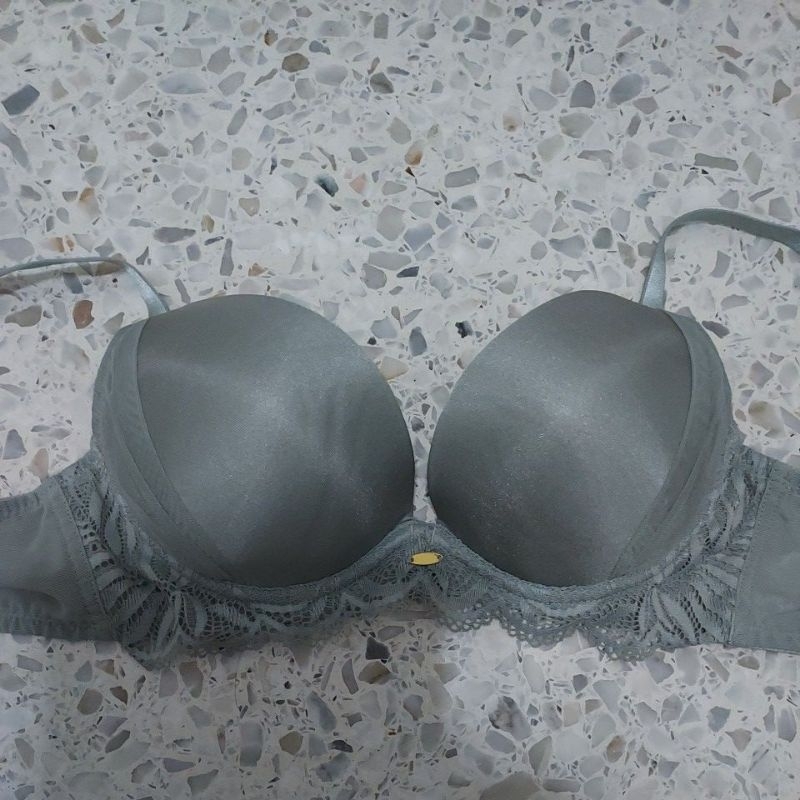 เสื้อชั้นในมือ 2 34/75B สภาพดี 80-90% (ผ้าซาตินนิ่มลื่นเงา) | Shopee Thailand