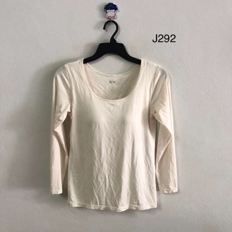 Heattech (J292) แบรนด์ uniqlo ยูนิโคล่ มีบราในตัว | Shopee Thailand
