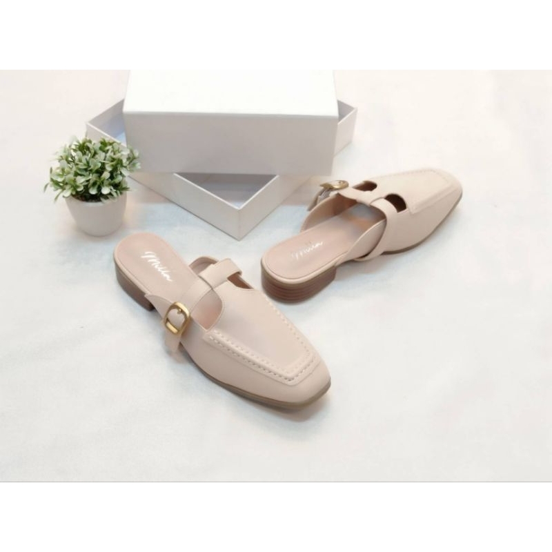 รองเท้าเปิดส้นสลิปเปอร์เข็มขัดเดียวแนะนำบวกเพิ่ม1ไซส์ M057 | Shopee Thailand