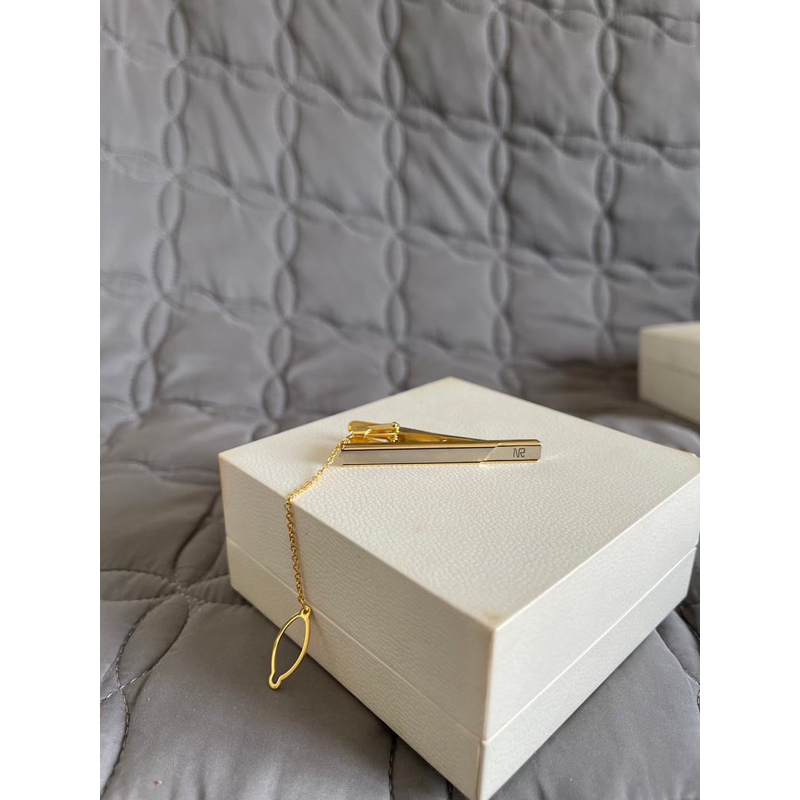 คลิบหนีบเนกไทด์ givenchy YSL Nina ricci ไม่มีกล่องนะคะ | Shopee Thailand