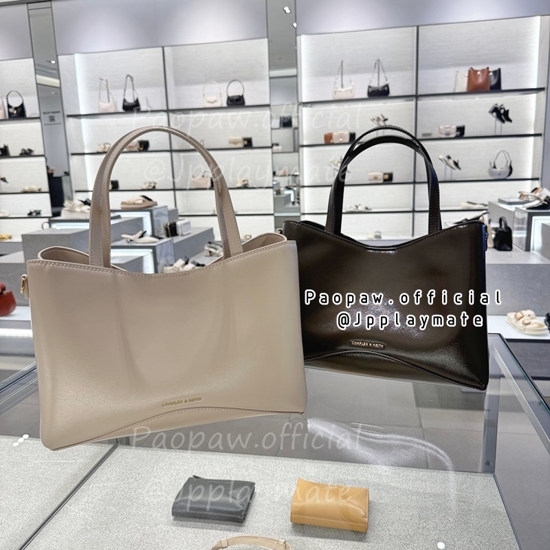 กระเป๋า Charles & Keith รุ่น Sybill Tote Bag : CK2-30671684 แท้จากชอป ...