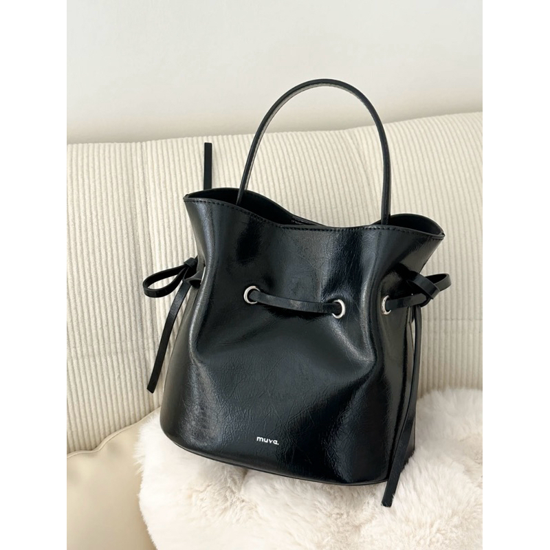 [โค้ดลด 30% เหลือ 1715.-] MUVA MU-513 Crossbody Bucket Bag กระเป๋าสะพาย ...