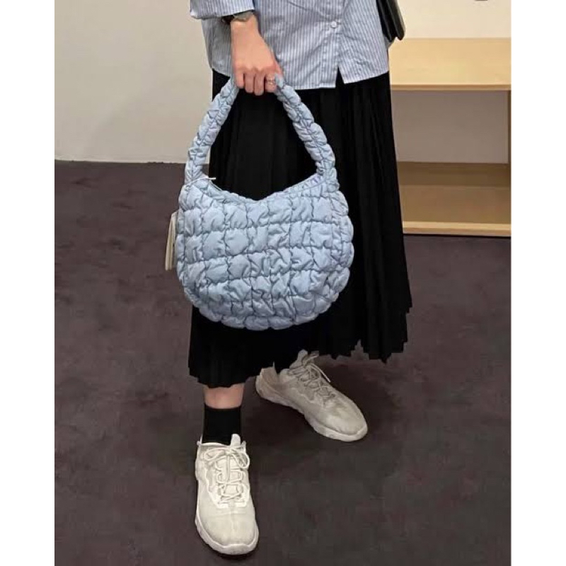 พร้อมส่ง COS QUILTED MINI BAG สี Light Blue ของแท้ 100% จาก Shop ...