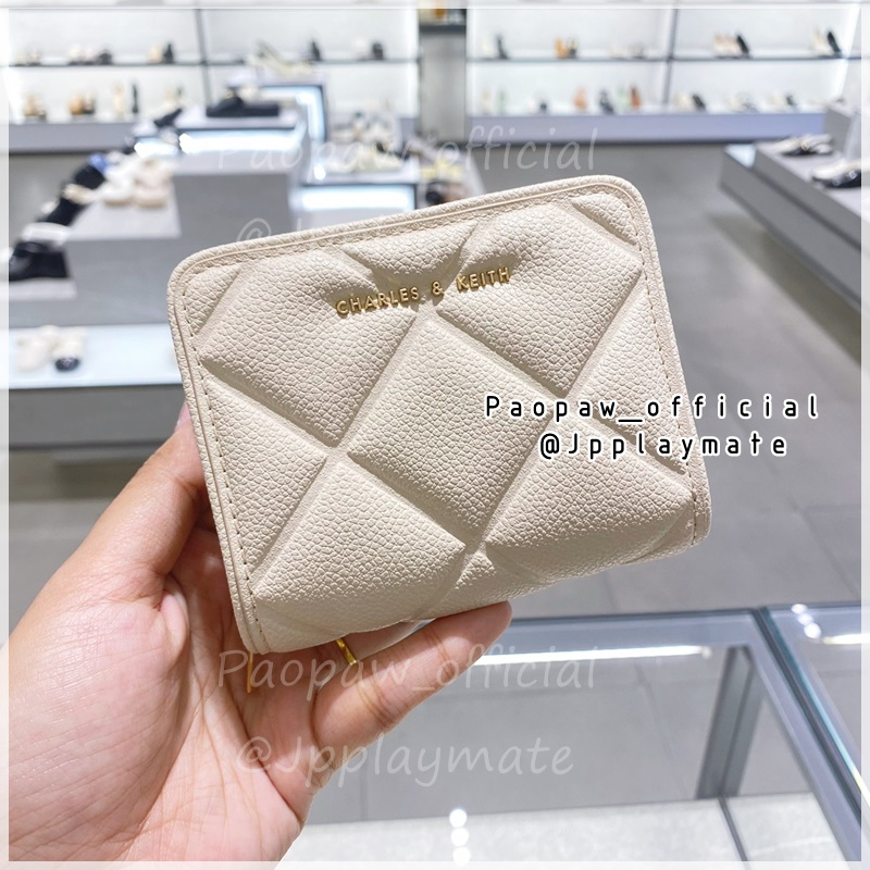 กระเป๋าสตางค์ Charles & Keith รุ่น Anwen Quilted Zip-Around Wallet ...