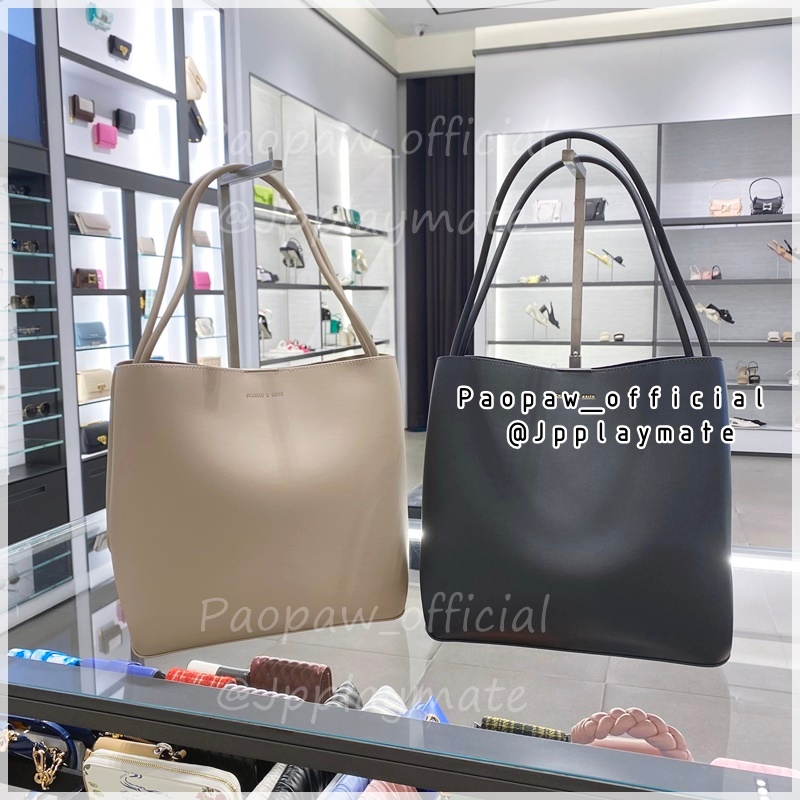 กระเป๋า Charles & Keith รุ่นโซอี้ที่เป็นกระแสดราม่า Leia Tote Bag : CK2 ...