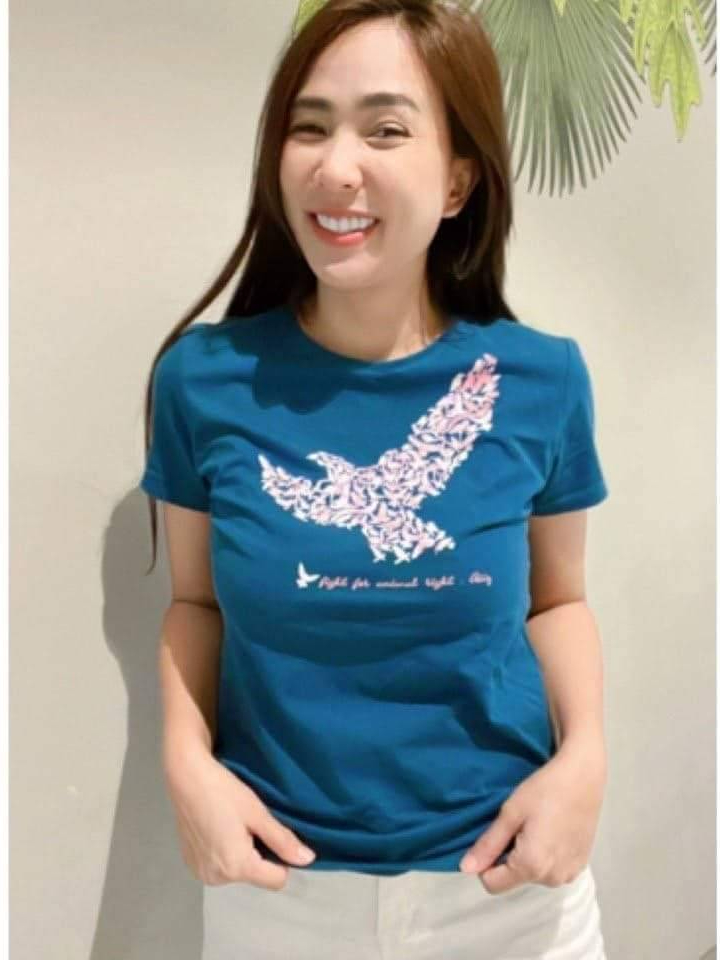 AllZ (เอทูแซด) - เสื้อยืดผู้หญิง ลายกราฟฟิก ของแท้ 100% งานเคลียร์สต้อคจากโรงงาน | Shopee Thailand