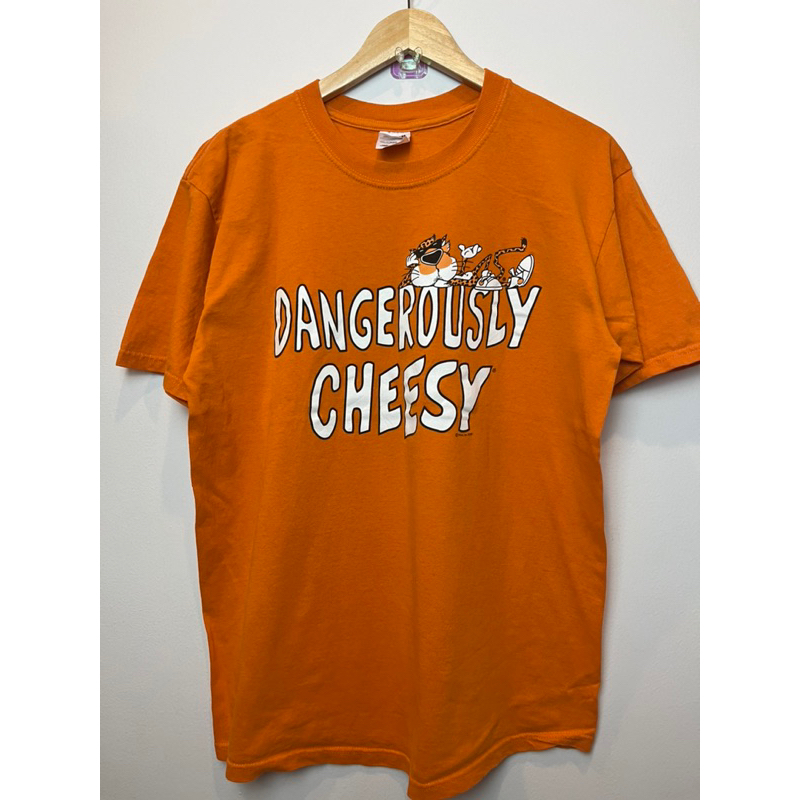 เสื้อยืดมือสอง วินเทจ ชีโต้ส ตอกปี 2000 Vintage Y2K Cheetos Dangerously ...