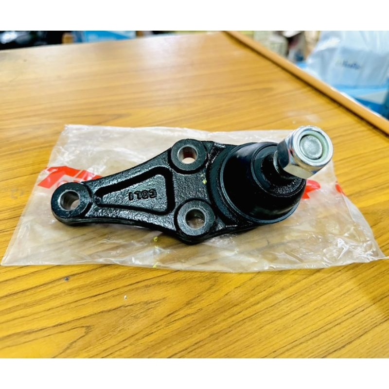 CTR ลูกหมากปีกนกล่าง มิตซูบิชิ ไทรทัน 2WD,4WD (CBM-33) | Shopee Thailand