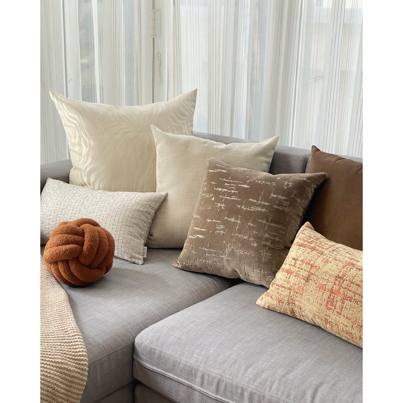 PUSANI - หมอนอิงชุดครีมน้ำตาล วางบนโซฟา 45x45 cm พร้อมไส้หมอนอิง ...