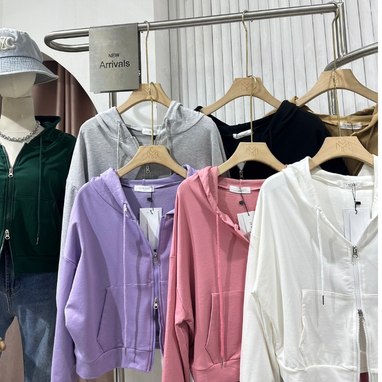 A418 เสื้อแขนยาวผ้าคอตตอนอย่างดี ใส่สวยมาก เปิดซิปได้ 2 ทางบน-ล่าง มีกร ...