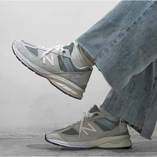 New Balance NB 990V5 Running shoes in Rain and Cloud colors ของแท้ 100% ...