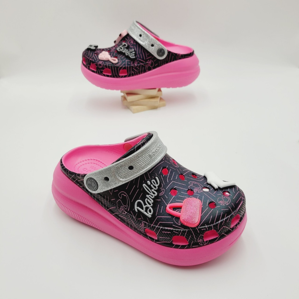 รองเท้าลำลองแฟชั่น สไตล์ Classic Crush Barbie Clogs | Shopee Thailand