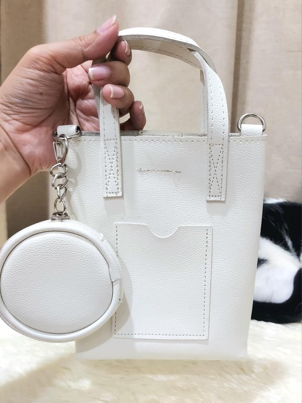 กระเป๋าสะพายข้างมือสอง ทรงโฟน สีขาว Ivory | Shopee Thailand