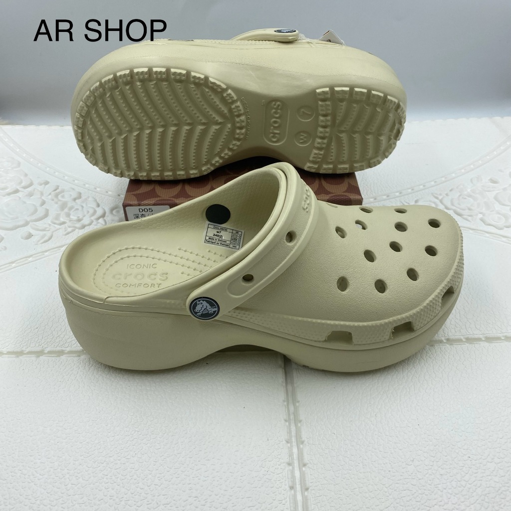 รองเท้าแบบสวม Crocs รองเท้าส้นสูงสำหรับผู้หญิง รุ่น Classic platform clog | Shopee Thailand