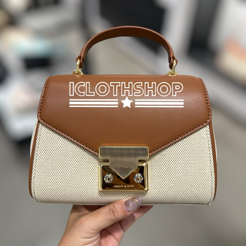 CHARLES & KEITH : CK2-50782311-1 กระเป๋าถือ พร้อมหูจับด้านบนดีไซน์ผ้า ...