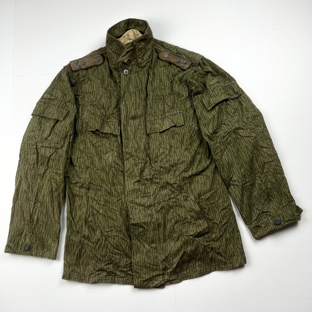 แจ็คเก็ตเดินป่า เสื้อแจ็คเก็ตวินเทจ 1960’s East German Strichtarn Camo ...