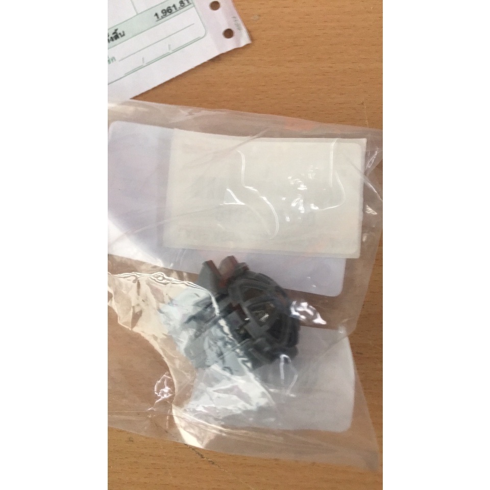 ตะกร้อไฟในฝาท้าย อะไหล่แท้ใหม่เบิกห้าง ไฟส่องในท้าย ไฟในเก๋ง ALTIS ...