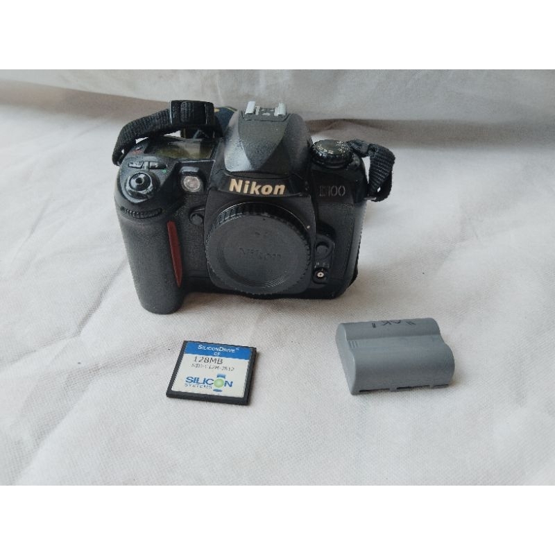 body กล้อง nikon D100 เทสแล้วใช้งานได้ปกติ ตำหนิจอย่น และมีฝุ่นที่ขอบจอ ...