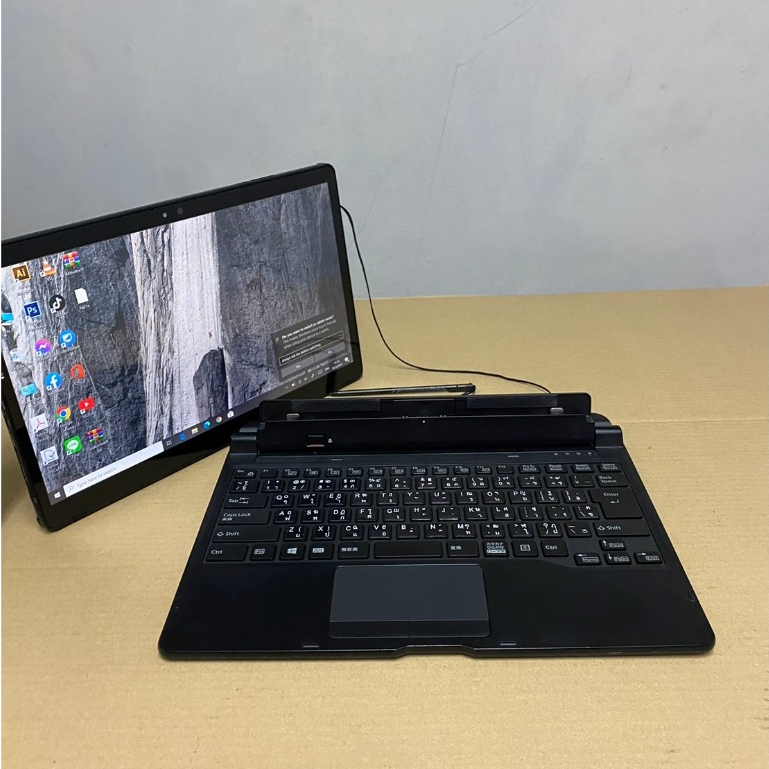 แท็บเล็ต 2in1 Fujitsu ArrowsTab Q738/SE Corei3 GEN7(RAM:4GB/SSD:128GB ...