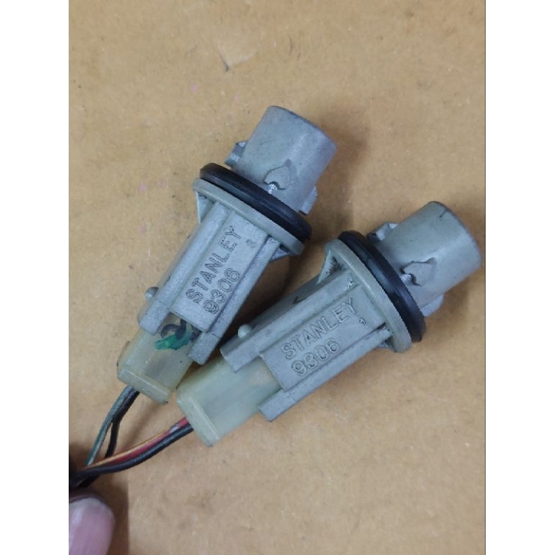 ขั่วหลอดไฟเลี้ยวไฟหลี่ honda ปี96// เบอร์9306// มือ2ญี่ปุ่น | Shopee ...