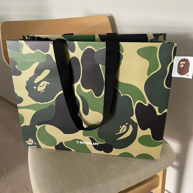**พร้อมส่ง ของแท้** ของใหม่ Bape paper bag ถุงสวย แข็งแรงมาก | Shopee ...