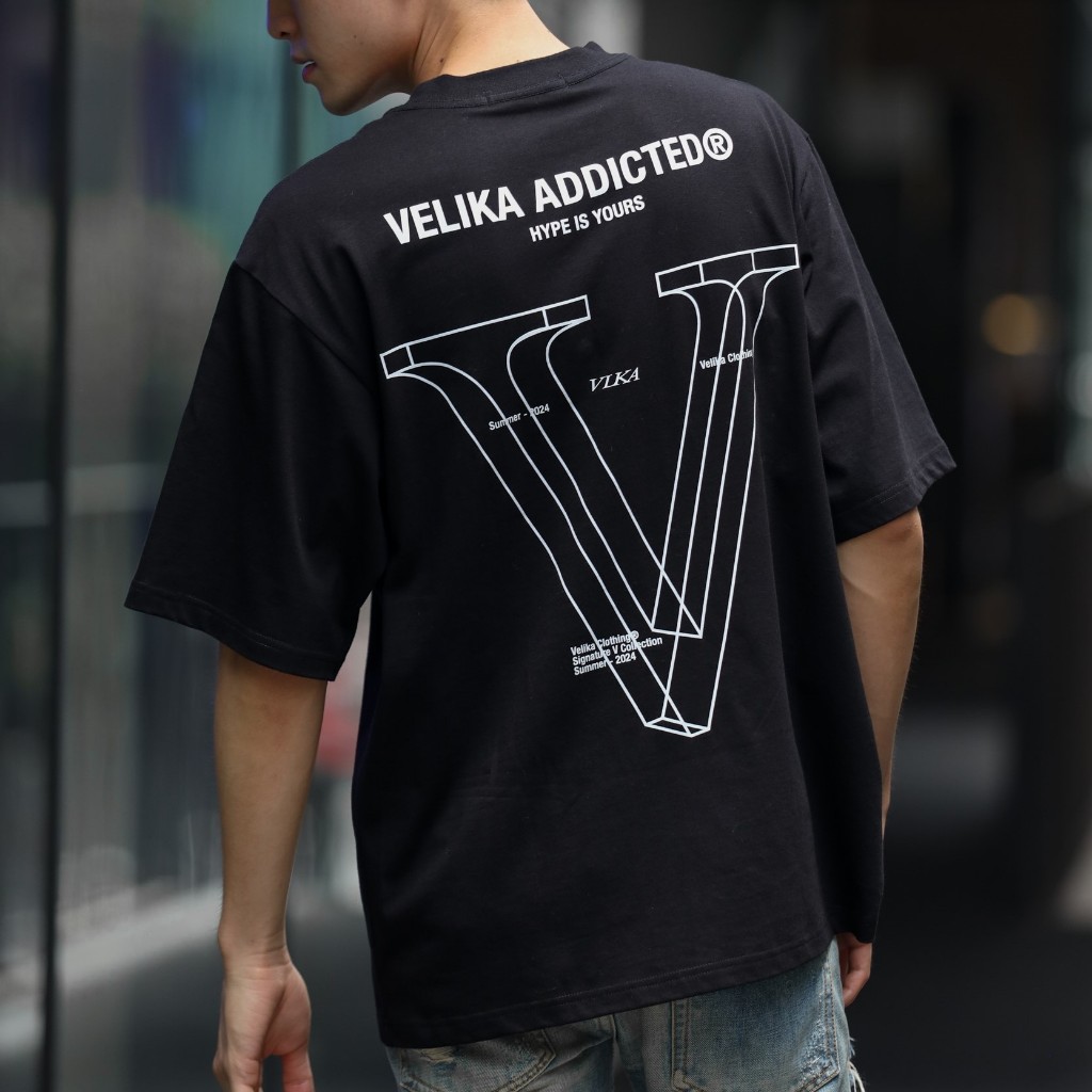เสื้อ Oversize รุ่น "Signature V" 2024 - สี Black | Velika | Shopee Thailand