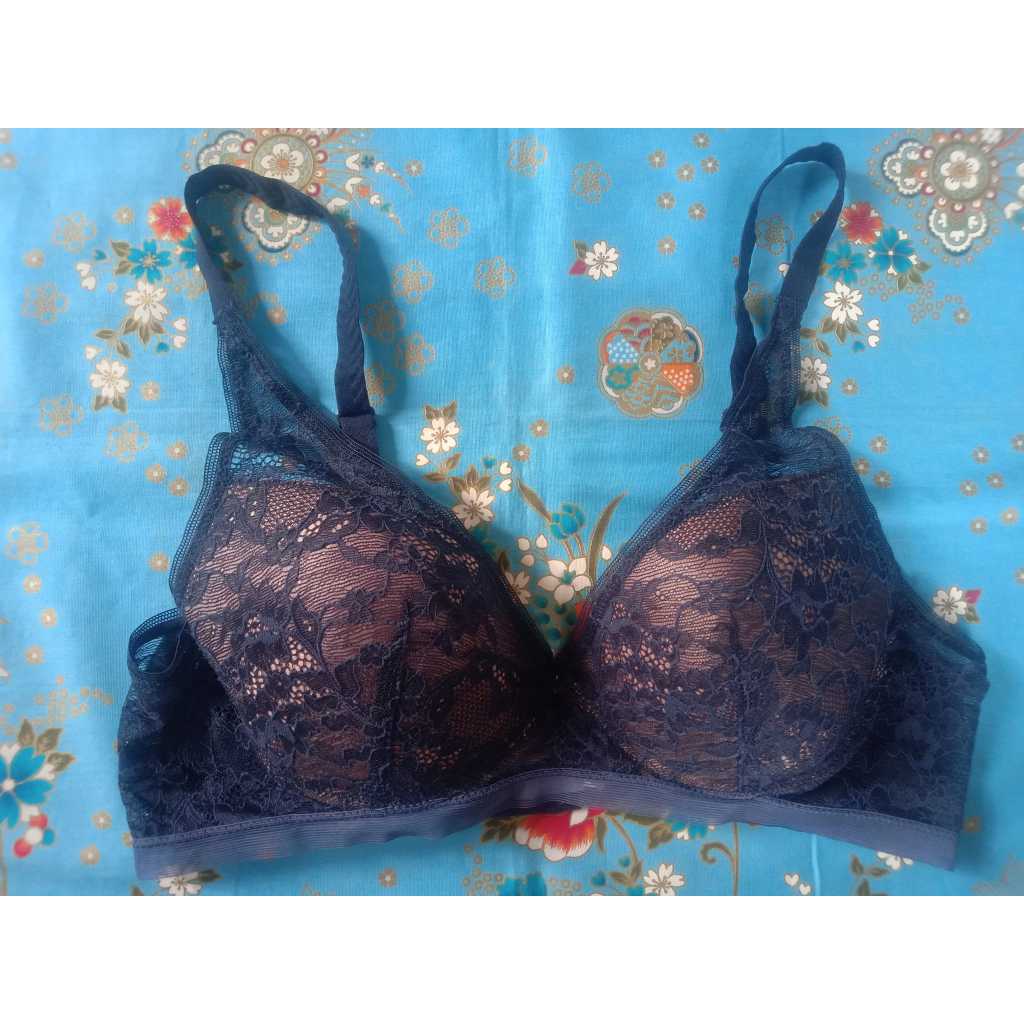 เสื้อชั้นในลูกไม้สีดำ ไม่มีโครง ฟองบาง 38/85A มือสอง(B-009) | Shopee Thailand