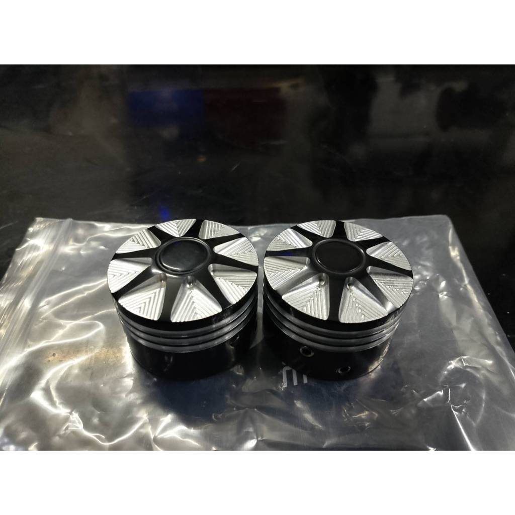 ฝาครอบน็อตเพลาล้อหน้าอลูมิเนียม CNC ซ้ายและขวา สำหรับ Harley Davidson ...