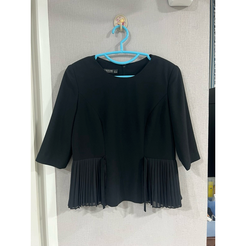 เสื้อสุภาพสีดำ ไซส์ L แขนสามส่วน Ferreni brand (มือสอง) เสื้อสุภาพวัย ...