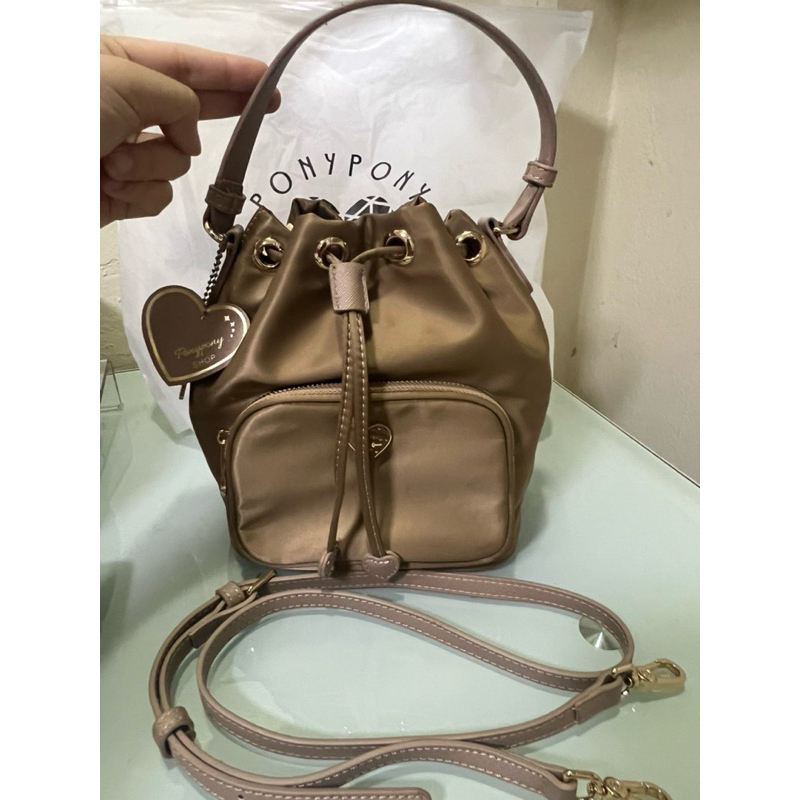 กระเป๋า pony pony shop สีทองทรงจีบ | Shopee Thailand