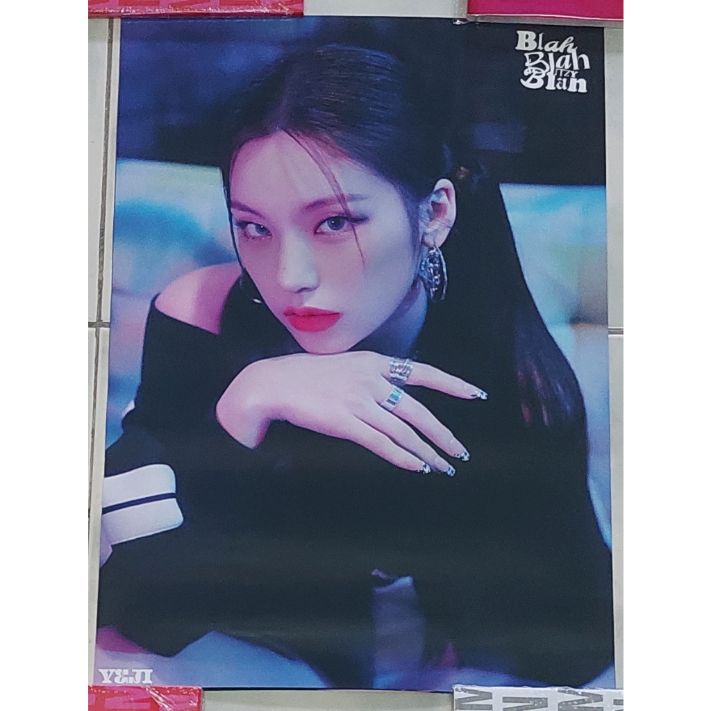 Poster เยจี ของแท้ POB ร้าน MIDZY JP จาก อัลบั้ม ญี่ปุ่น ITZY - Blah Blah Blah Japanese Album ...