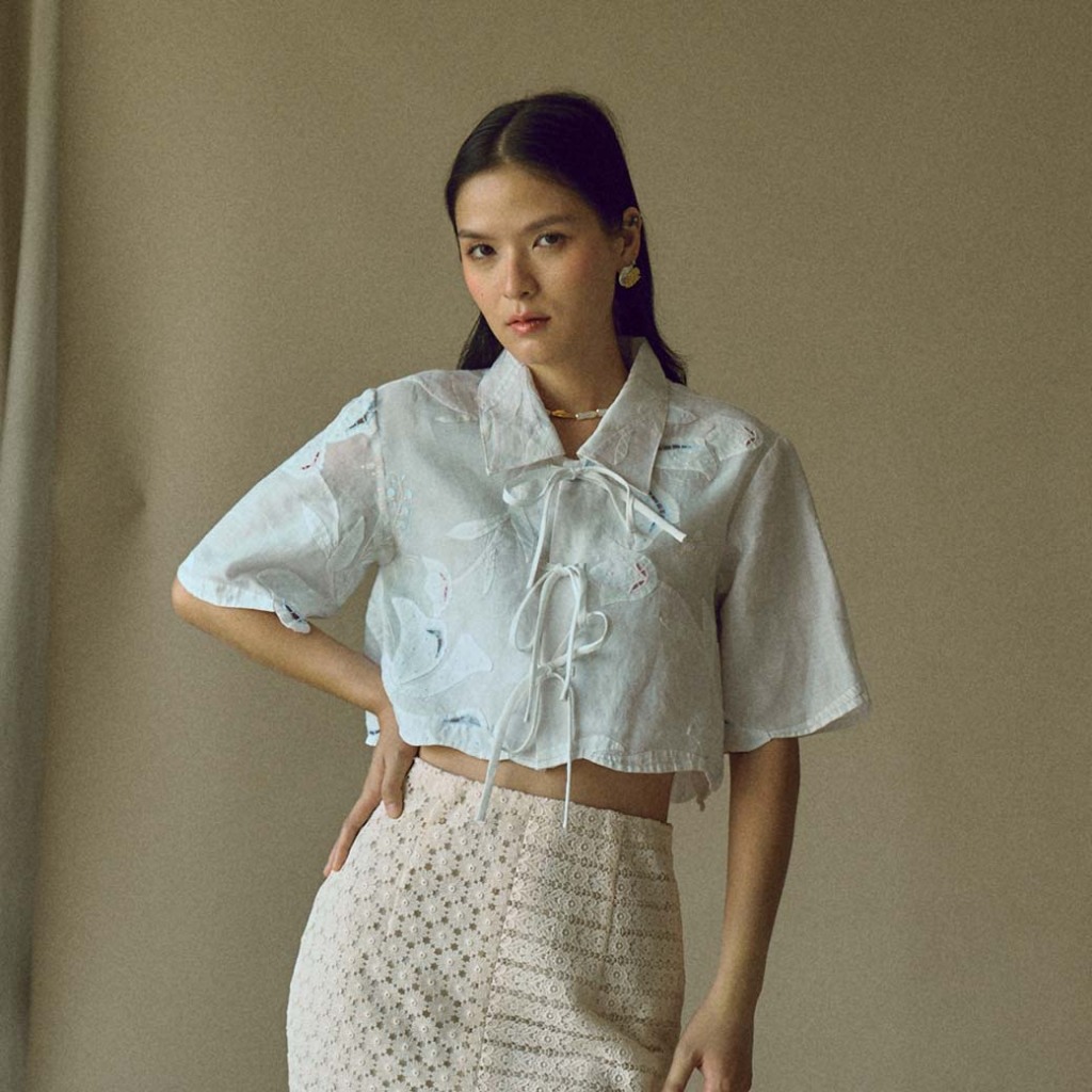 Perana เสื้อครอปเชิ้ตทรง oversizedผ้าลินินวินเทจปักลายรุ่น Bowie Shirt ...