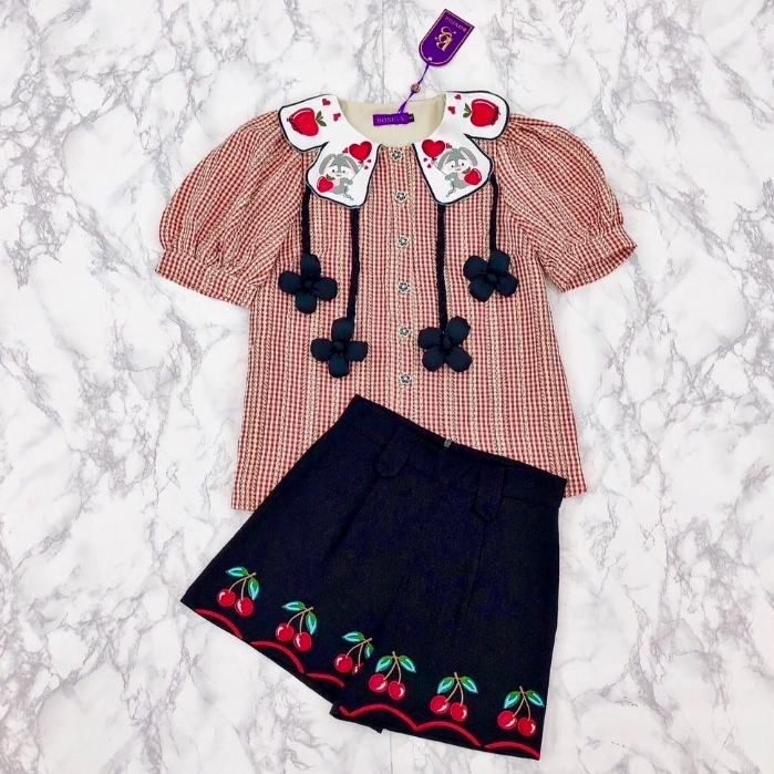 Cherry Smith Set เซ็ต 2 ชิ้น เสื้อเชิ้ตลายสก็อตแดงปกงานปัก แต่งดอกไม้ ...