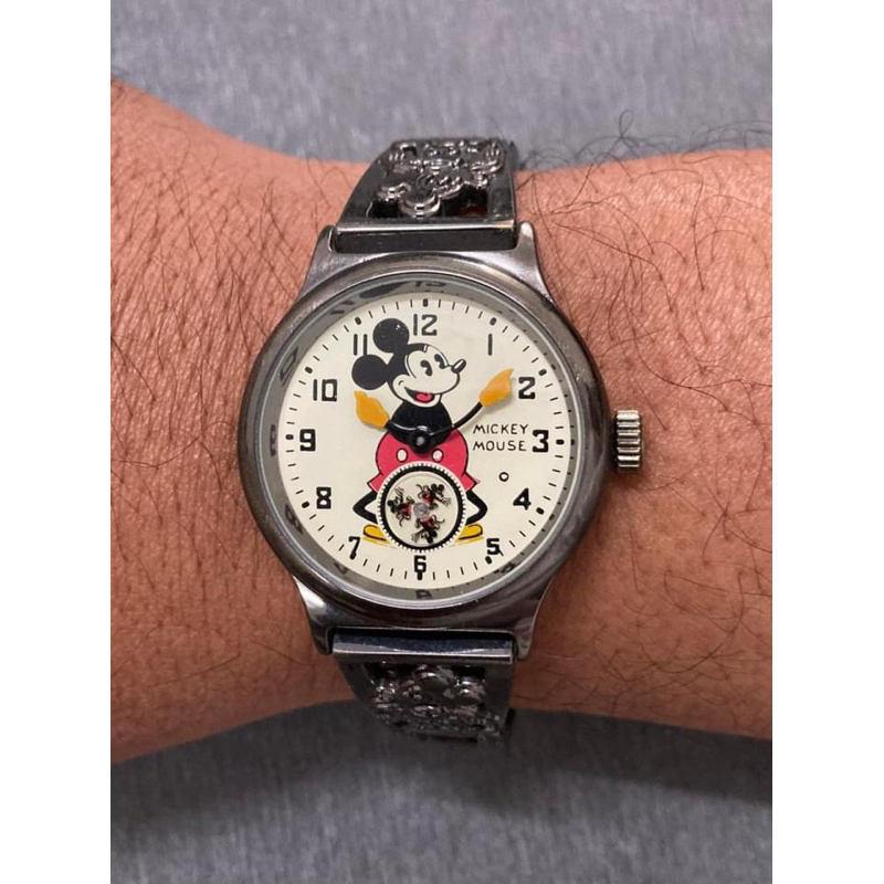 ขายนาฬิกาทำย้อนยุครุ่นแรกสมัยนั้นออกแบบได้สุดจริงๆ The First Mickey ...