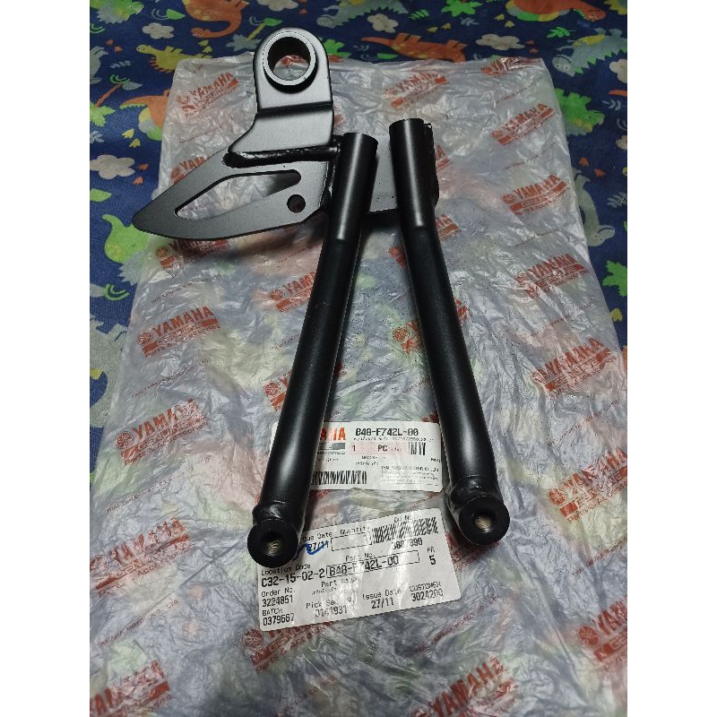 เหล็กพักเท้าหลัง-ขวา YAMAHA M-SLAZ อะไหล่แท้ศูนย์ งานล้างสต็อค | Shopee ...